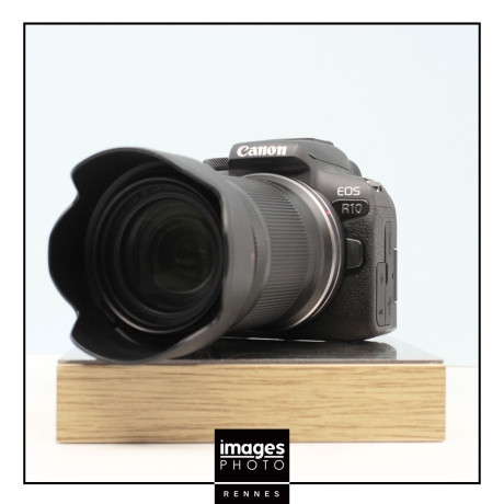 CANON EOS R10 + 18-150/3.5-6.3 IS - MOINS DE 2000 DÉCL.